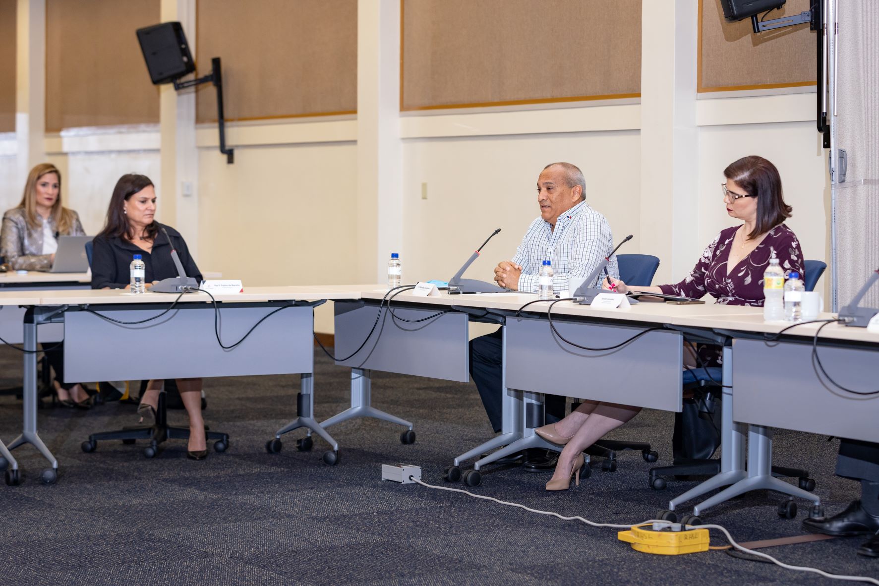 Comisionados de la CICH vuelven a reunirse, después de seis años ...