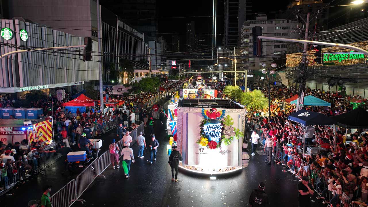 El Canal muestra su orgullo panameño en el desfile de navidad 2024 ...