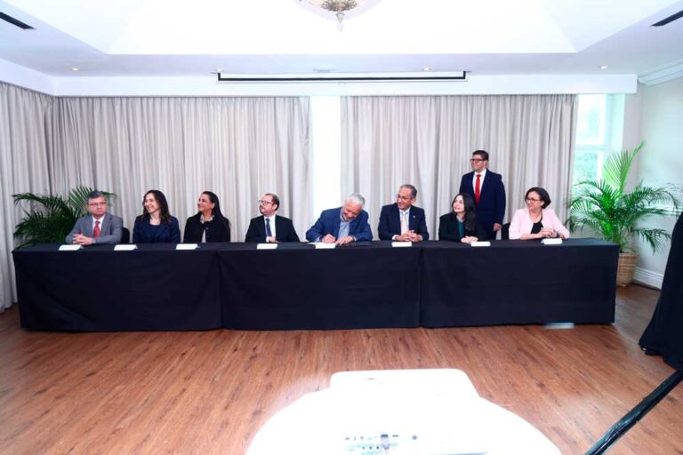 Comisionados de la CICH analizan iniciativas clave para el desarrollo ...
